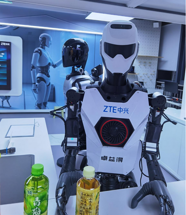中兴通讯 的想法: “科技名场面”！机器人开始组队了！ | 上海 MWC 展会惊现 “科技名场面”！中兴通讯无线未来实验室携手卓益得、智元、天 ...