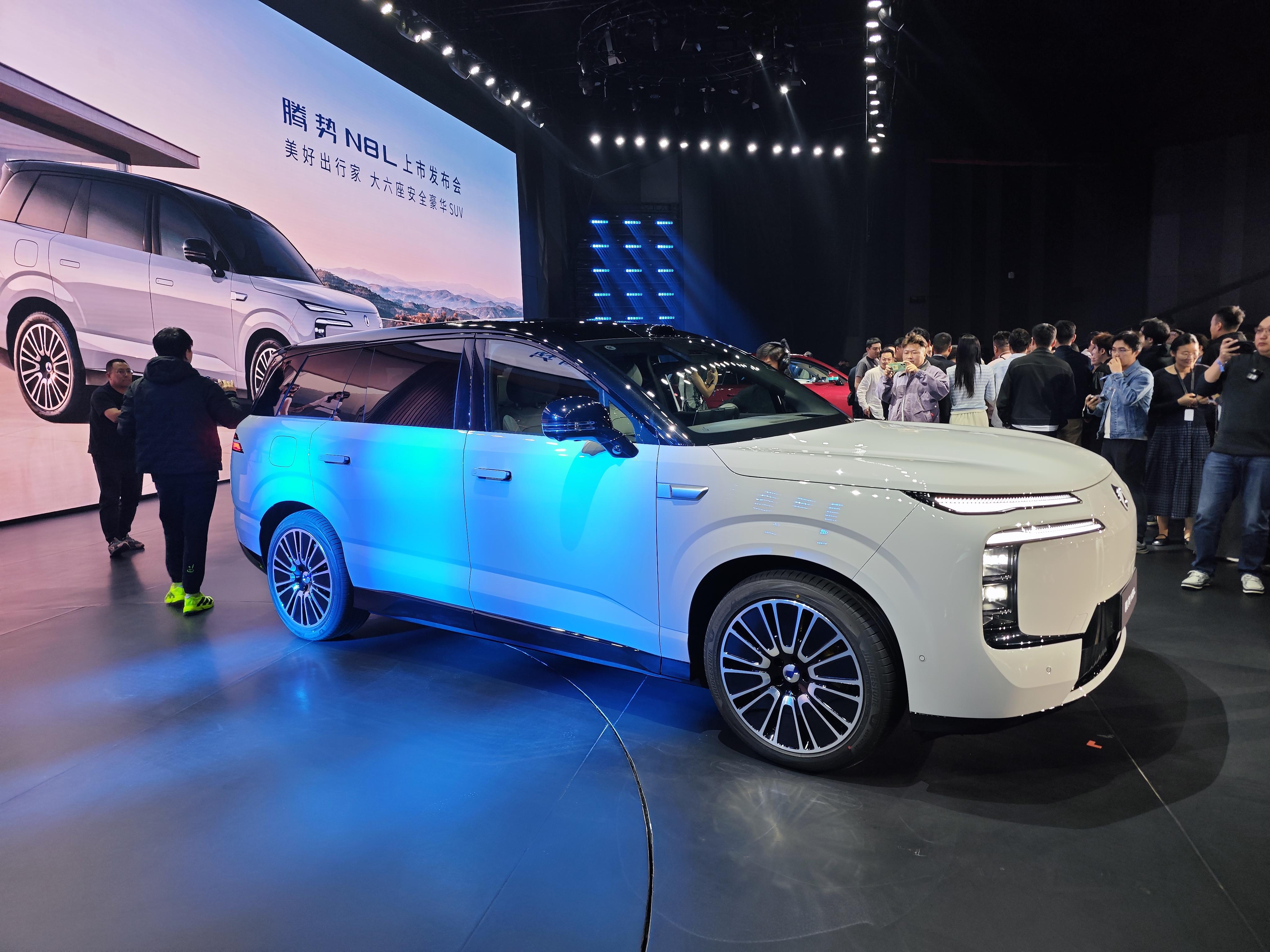 梨花与虎 的想法: 发布会现场：30万豪华六座车腾势N8L | 现场很多媒体老师都表示想订。腾势N8L这辆车对于家用需求来说，真… - 知乎