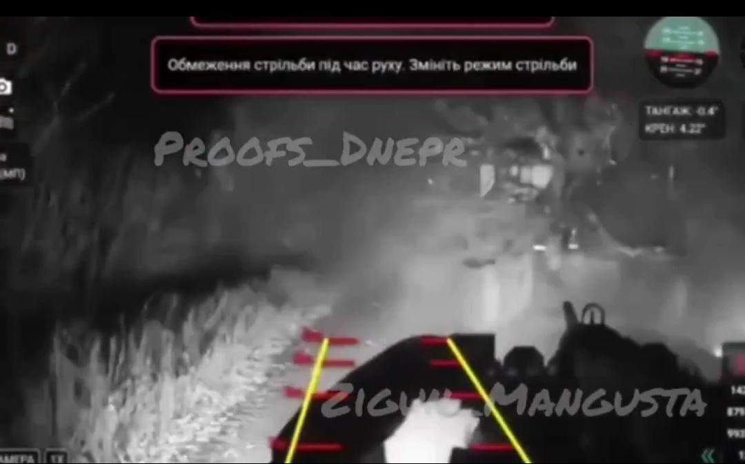 拉德拉的一勺白糖 的想法: 乌军某部在夜间路面测试UGV，刚好遇到一辆俄军MT-LB走夜路，然后用.50口径的M2HB把对面射爆了。 - 知乎