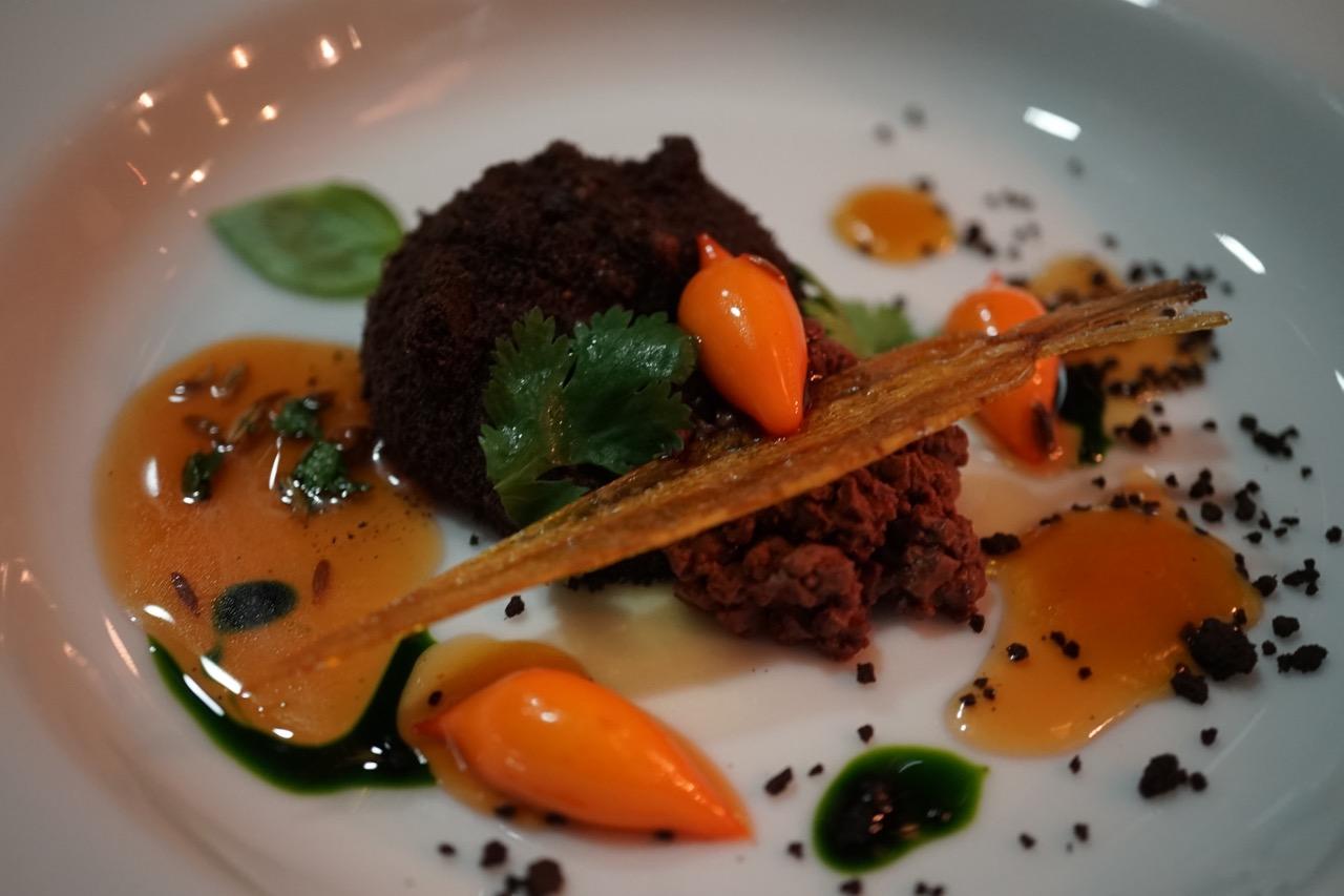 上海紫外线餐厅（Ultraviolet by Paul Pairet）是一个怎样的餐厅，就餐体验如何？ - 知乎