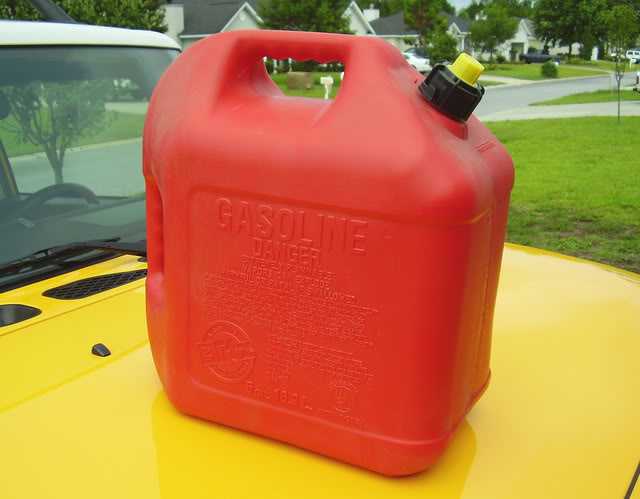 二战期间美军的两种油桶BLITZ CAN和JERRY CAN的区别是什么？ - 知乎