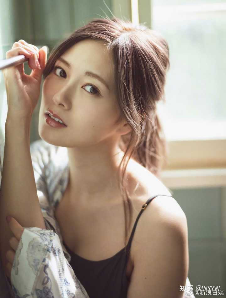 女明星们有哪些惊艳的写真? 知乎