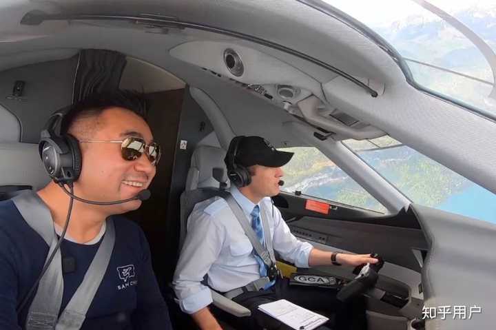 如何看待航空博主Sam Chui？ - 知乎