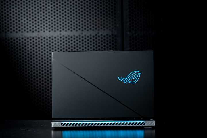 如何评价ROG 2024年推出的旗舰游戏本枪神 8Plus 超竞版？有哪些亮点值得关注？ - 知乎