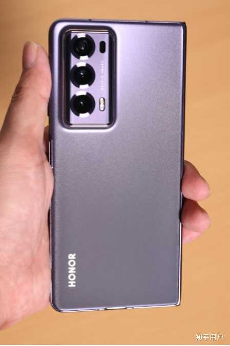 荣耀出了Magic V2、Magic Vs2、V Purse三款折叠屏，作为消费者应该怎么选？ - 知乎