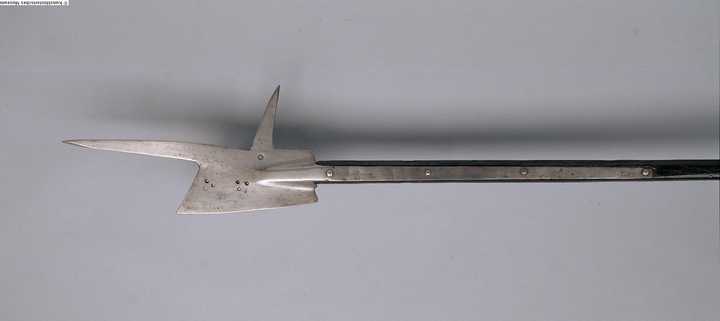 请教欧式戟的应用场景（glaives、halberd都请讲一下）。看了好多回答总感觉戟不伦不类？ - 知乎