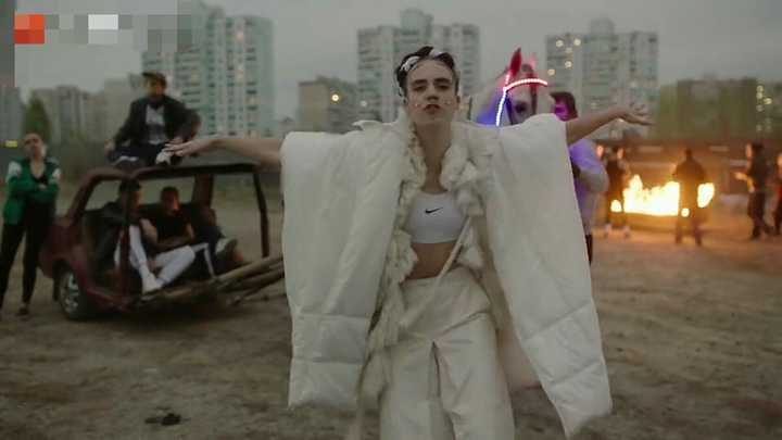 如何评价丹麦歌手MØ？ - 知乎