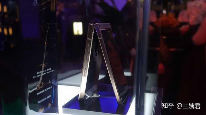 如何评价三星刚发布的手机三星W2019？ - 知乎