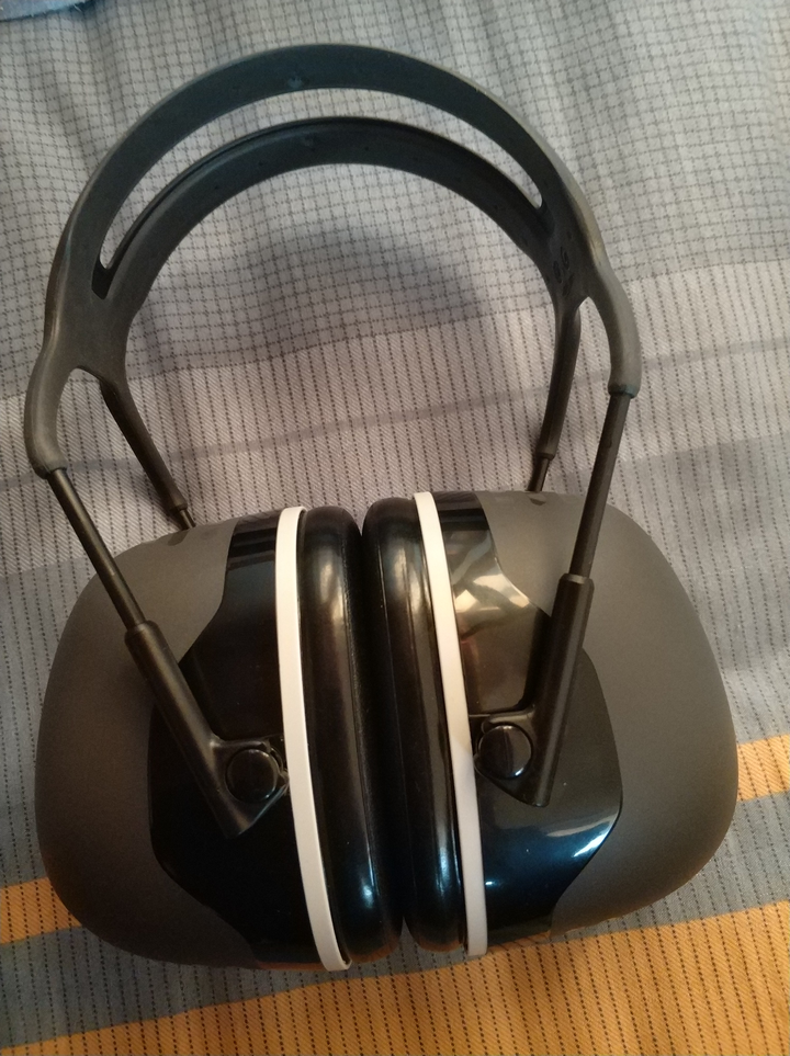 3M隔音耳罩x4a和x5a的隔音效果有区别吗？ - 知乎