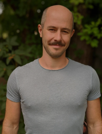 在平面中的任意一条简单封闭曲线上，总能找到四个点，使它们恰能组成一个正方形吗？ - 知乎