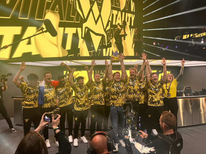 如何评价 VITALITY小蜜蜂在 《CSGO 》2023 巴黎 Major 夺得冠军？ - 知乎