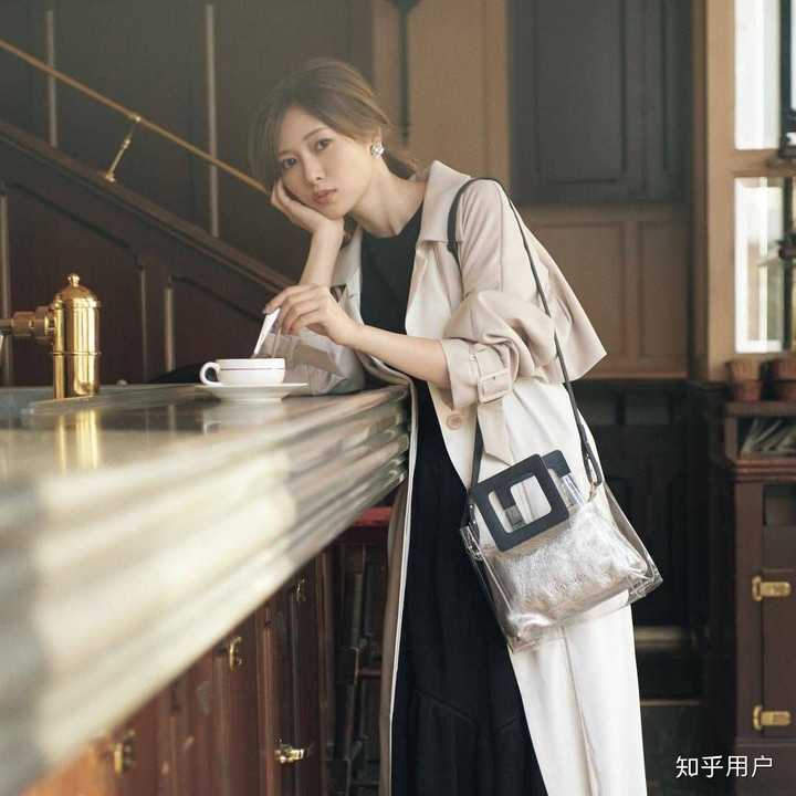 女明星们有哪些惊艳的写真? 知乎