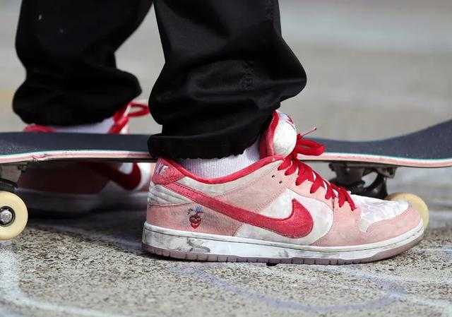 Dunk 和dunk sb 还有 dunk pro有啥区别？pro又代表什么？ - 知乎