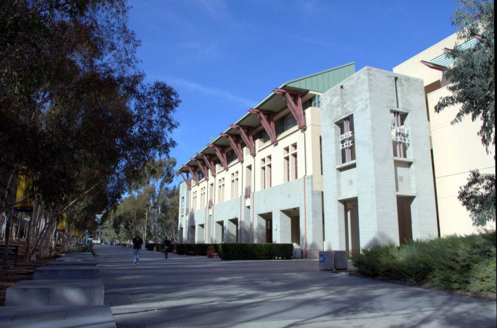 usc cs37和ucsd ece选哪个？ - 知乎