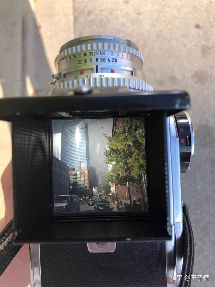 什么是「电子取景器（EVF）」，它是如何取景的，在原理上与光学取景器有哪些不同？ - 知乎