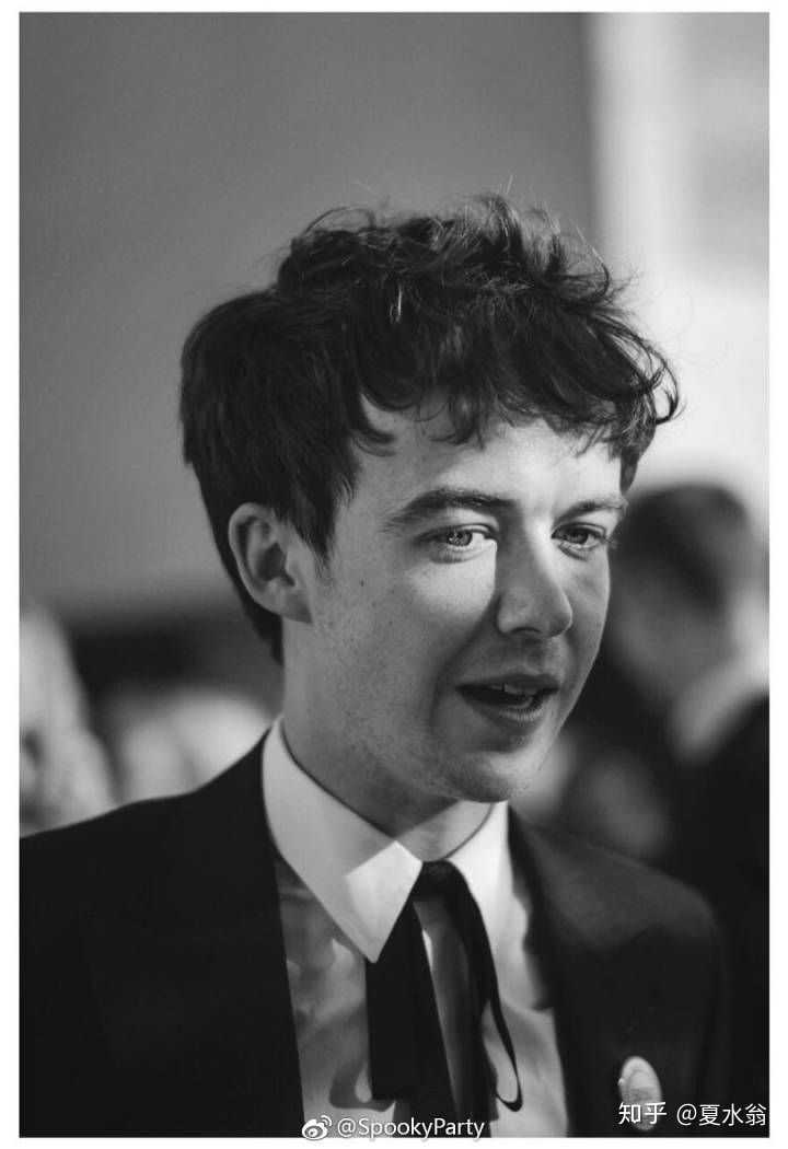 如何评价英国演员Alex Lawther？ - 知乎