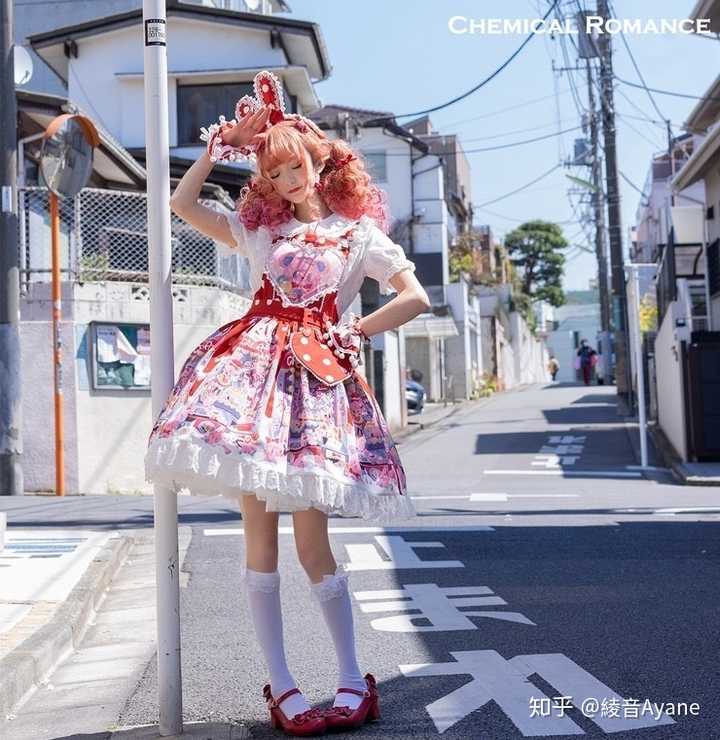 关于 Lolita 有哪些一定要知道的知识可以科普一下嘛？ - 知乎