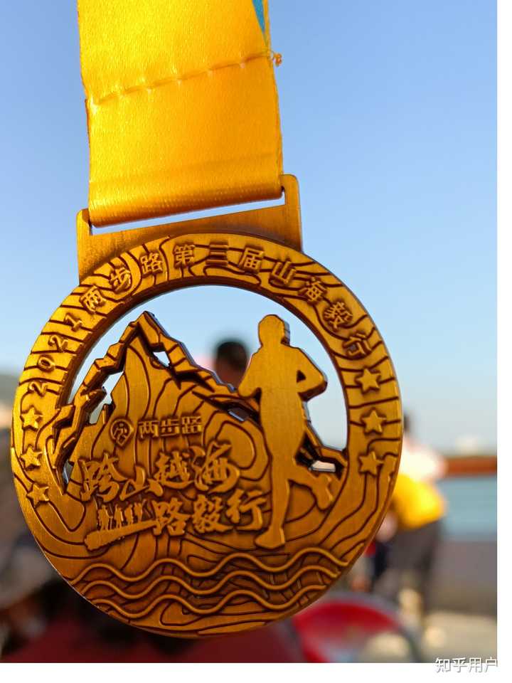 没有基础的人徒步三十公里会对身体有损伤吗？有什么必要的装备？ - 知乎