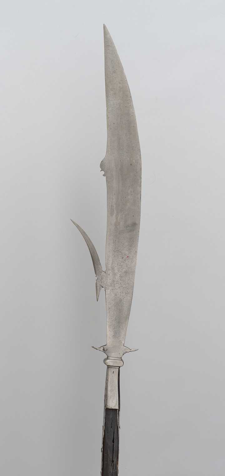 请教欧式戟的应用场景（glaives、halberd都请讲一下）。看了好多回答总感觉戟不伦不类？ - 知乎