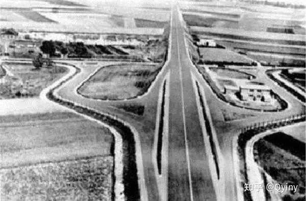 世界上第一条高速公路是在哪个国家建成的？ - 知乎