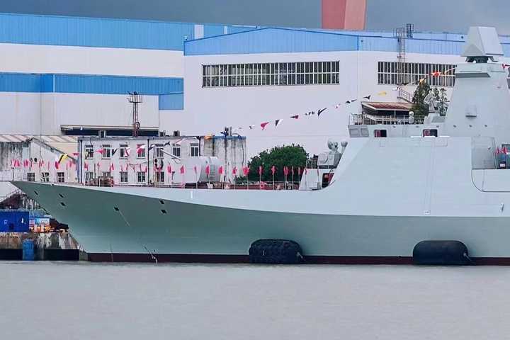 如何看待我国首艘新一代大型导弹护卫舰054B型低调下水？ - 知乎