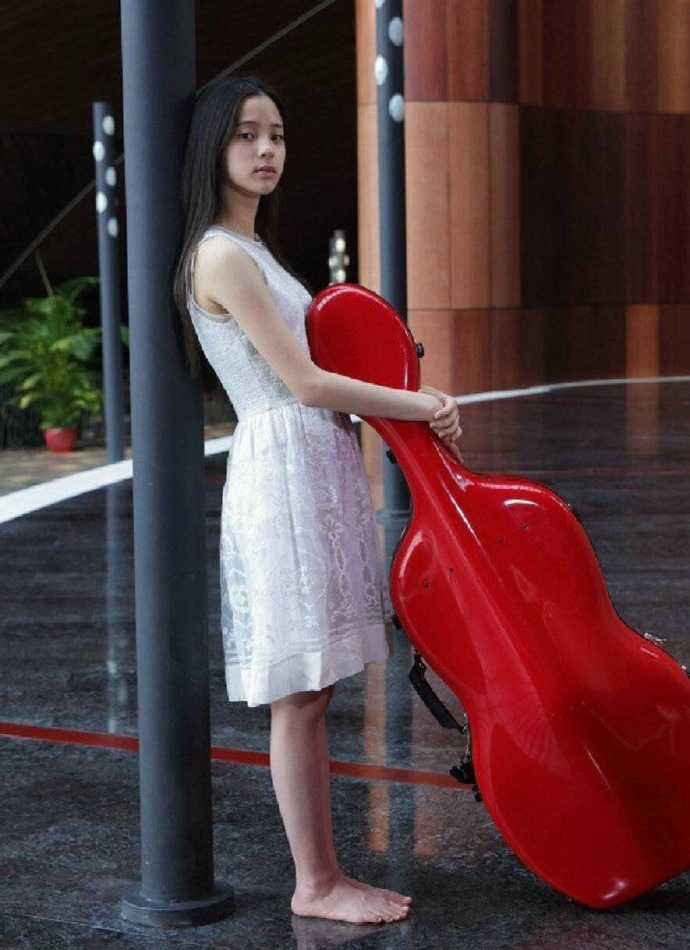 美足美脚围观：又是一年开学季，您心中的校园初恋玉足是谁的？ 知乎