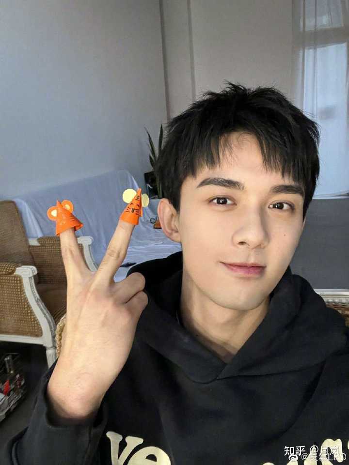 吴磊有哪些出圈神图? - 知乎