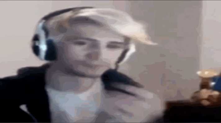 有没有XQC的动图表情包？ - 知乎