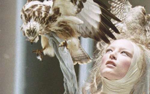 楚门的世界 | Alexander McQueen SS 2001 ‘Voss’ - 知乎