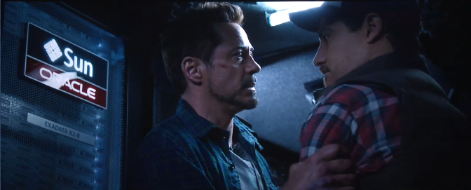Iron Man III剧照，Oracle推出Exadata数据库整合方案，图中的型号为X2-8