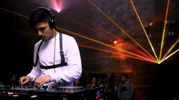 Arca (Alejandro Ghersi) 是怎样的一位电子音乐制作人？ - 知乎