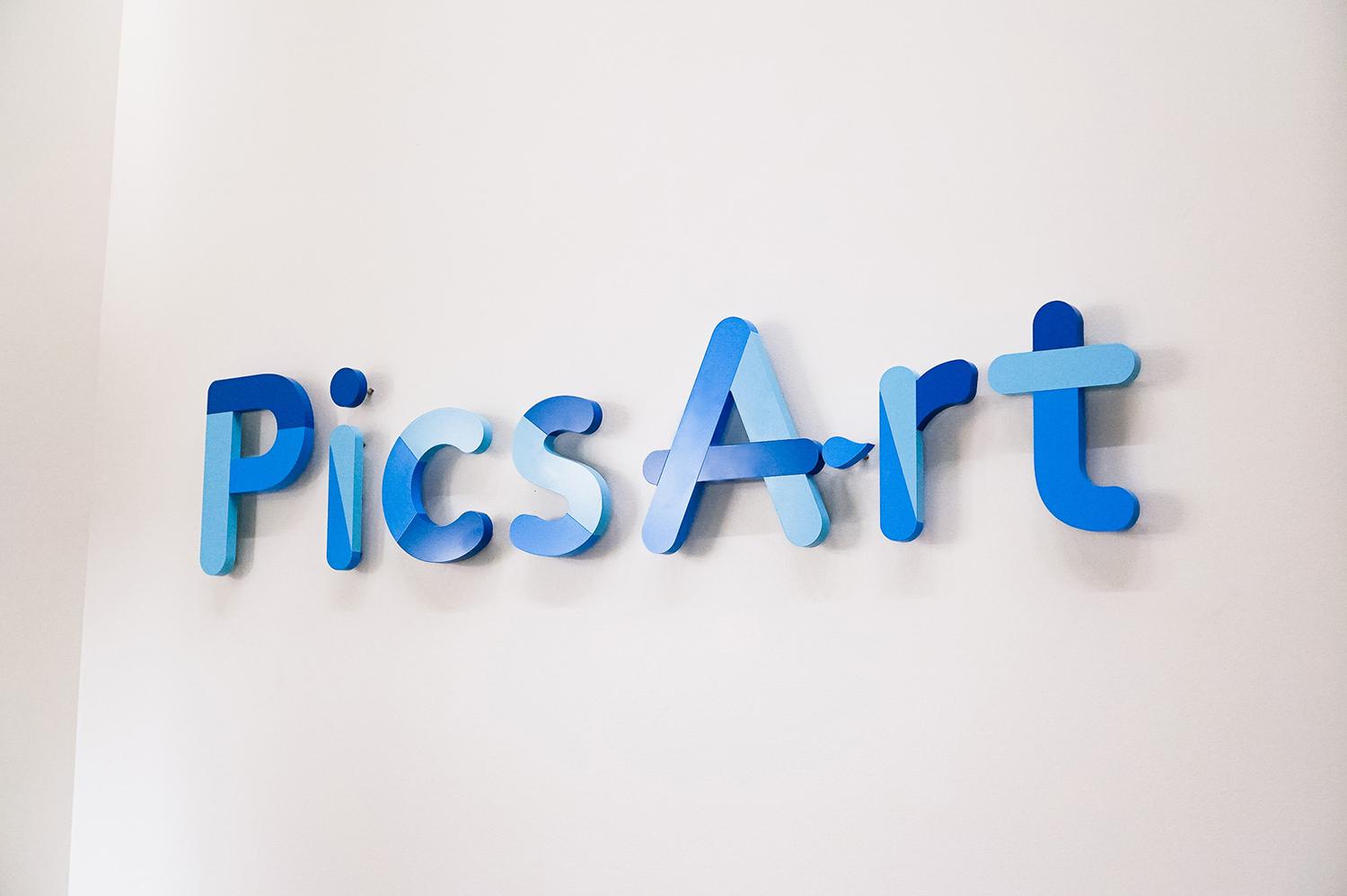PicsArt 的用户有另外一个名字，叫做艺术家 - 知乎