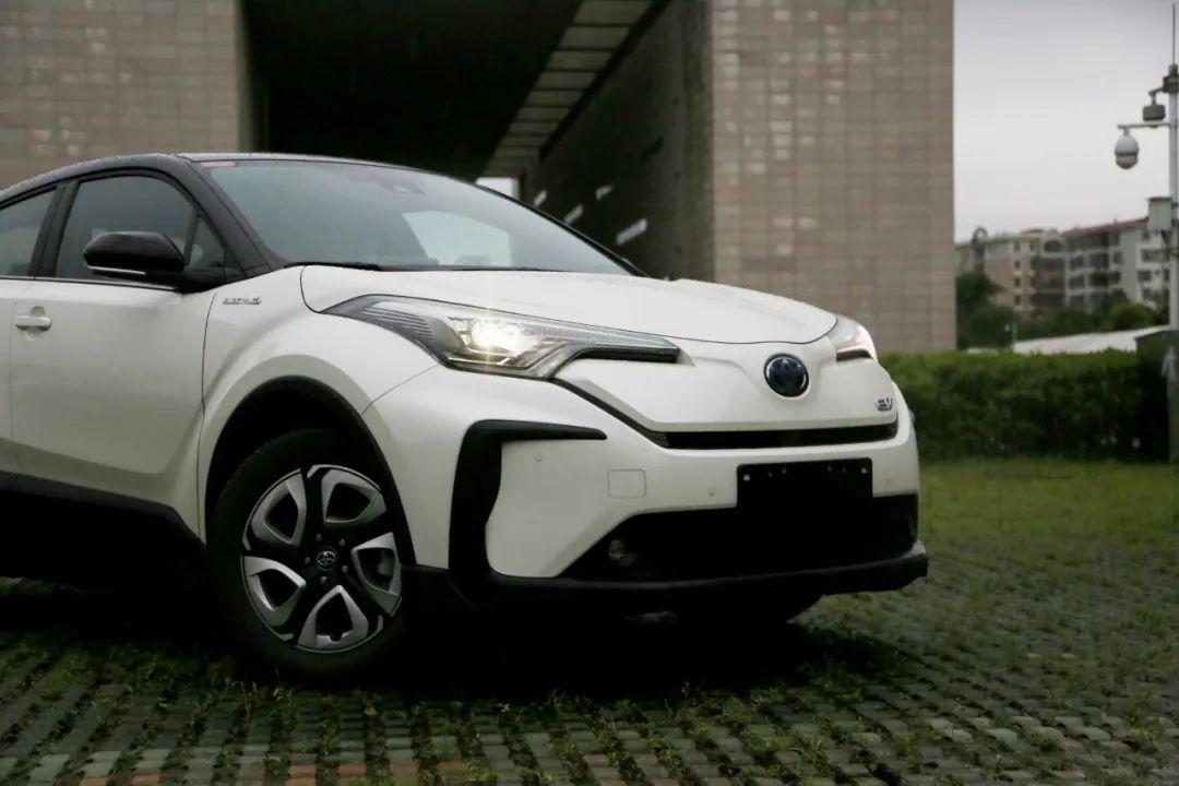 开箱体验广汽丰田C-HR EV，当TNGA遇上纯电智能 - 知乎