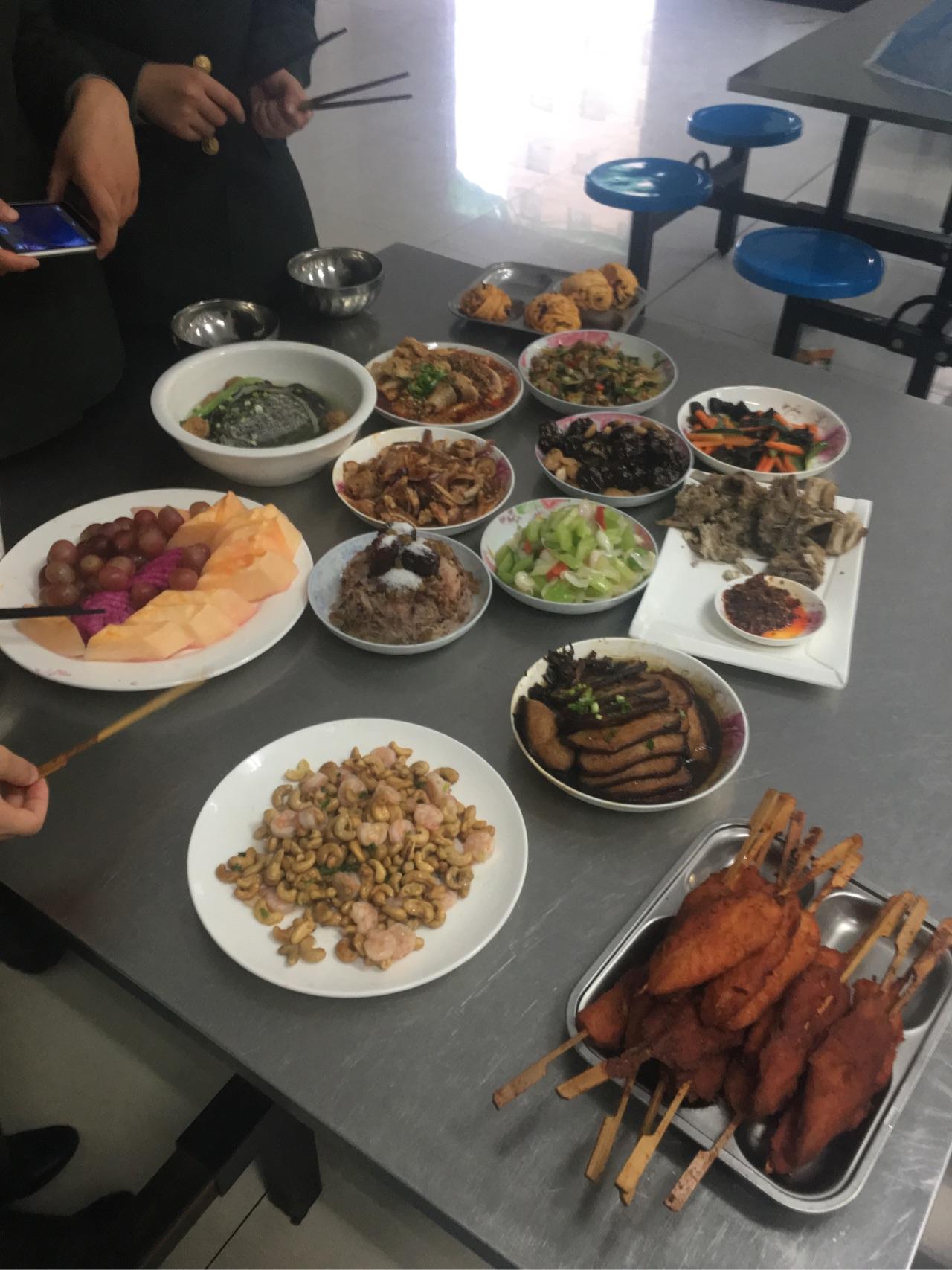 部队伙食标准那么低，为啥却能吃得很丰富？ - 知乎