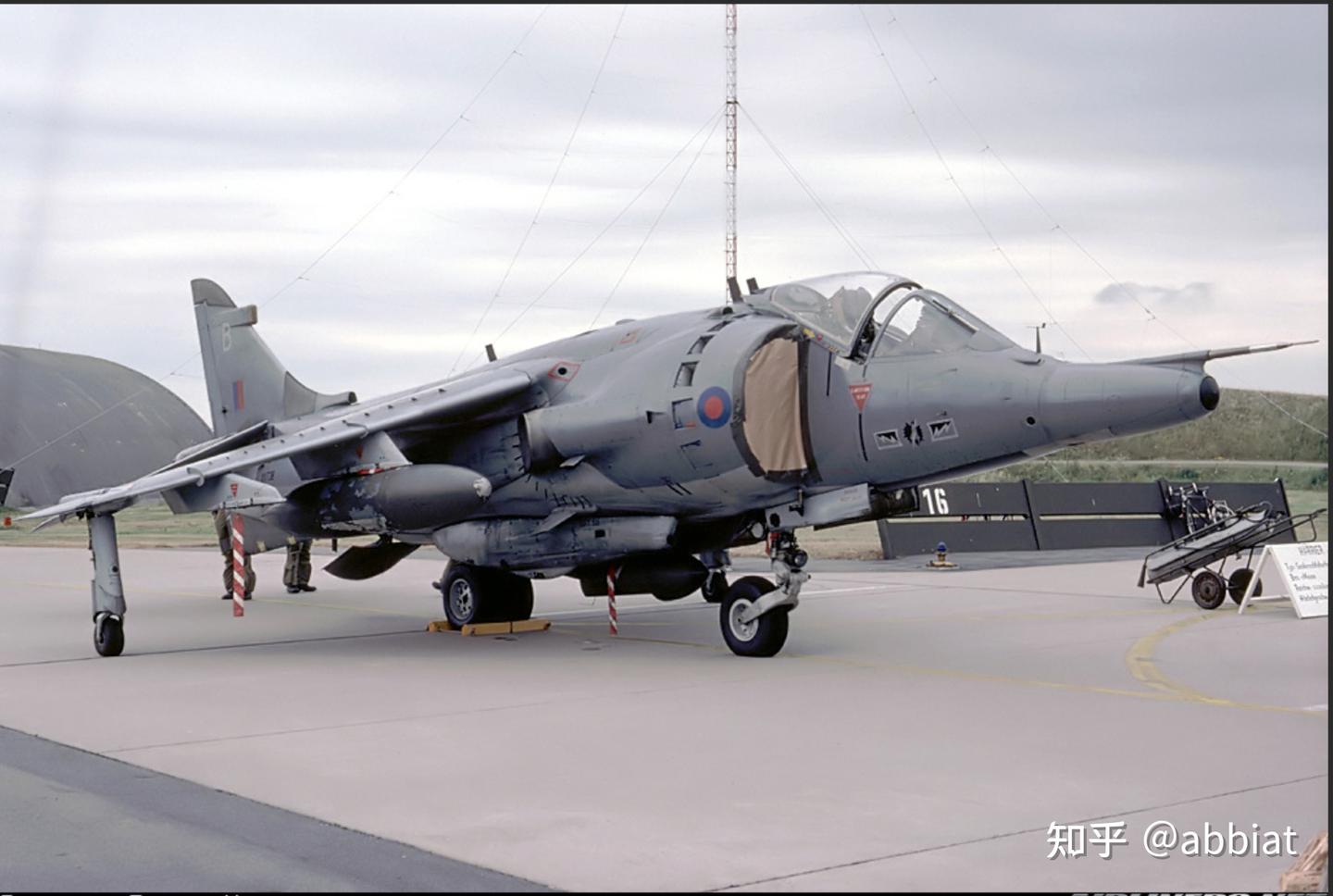 美国海军陆战队AV-8系列垂直起降战斗机 - 知乎