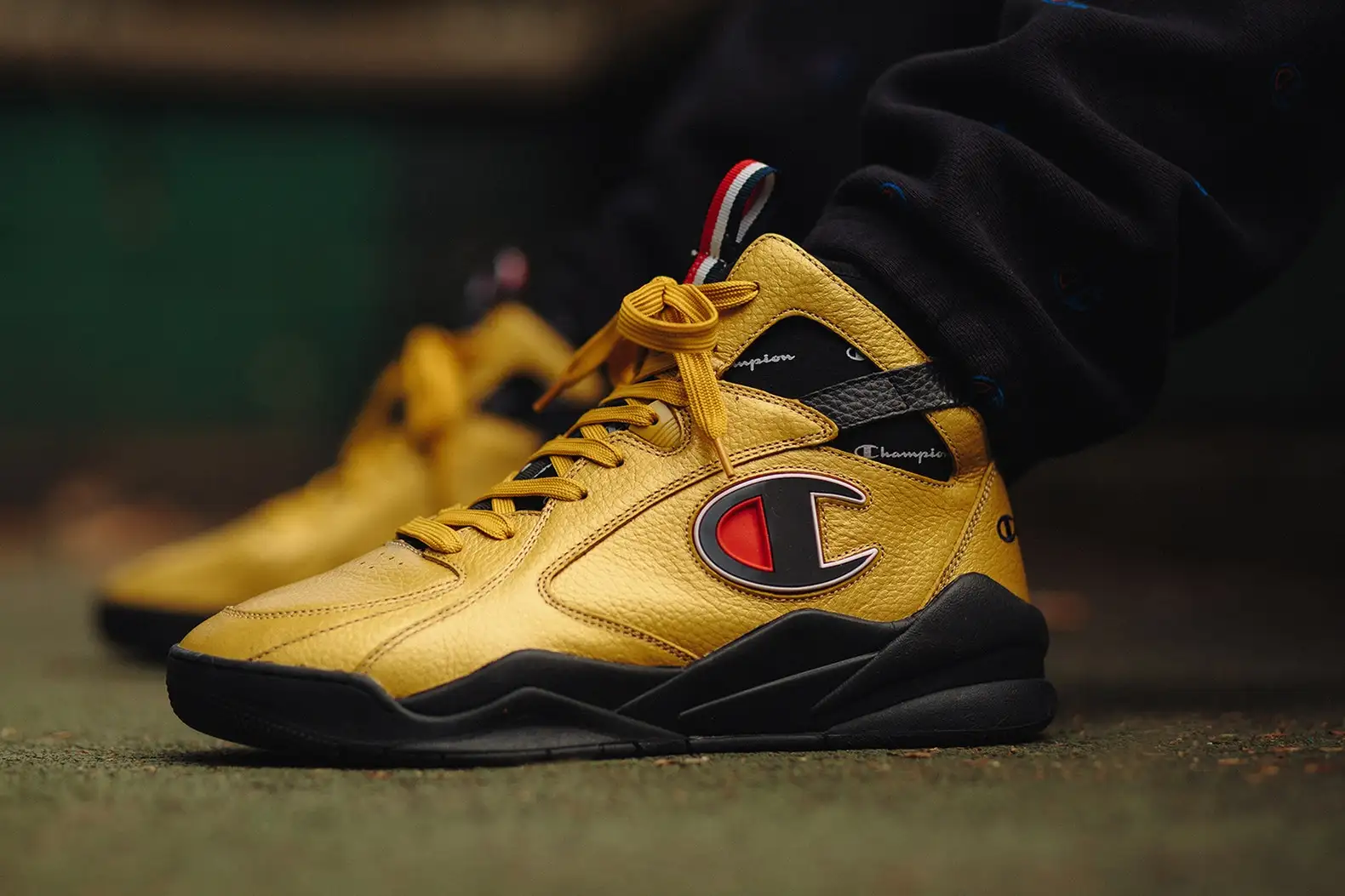 继“iPad”之后又一高价转让商标案，“Champion”商标到底有何魔力！ - 知乎