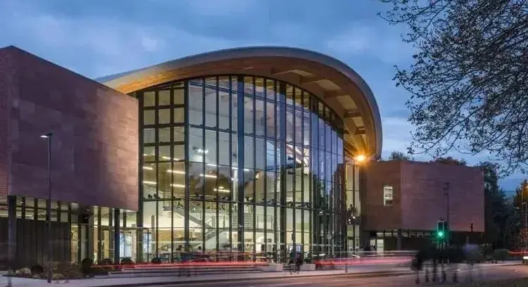 26fall“王爱曼华”集体上新，一口气推出多个全新硕士项目！ - 知乎