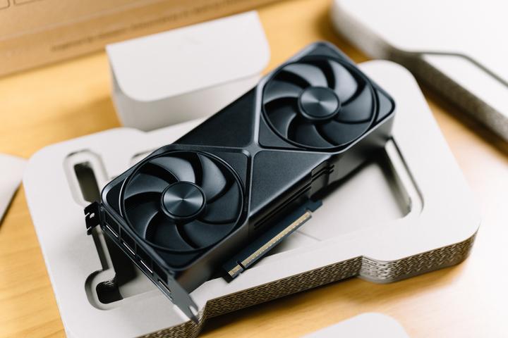NVIDIA GeForce RTX 5070首发评测：让2K高帧游戏变成主流，DLSS 4性价比凸显 - 知乎
