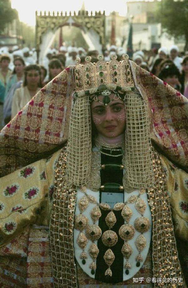 身穿民族服装的摩洛哥女性 别样的美丽 - 知乎