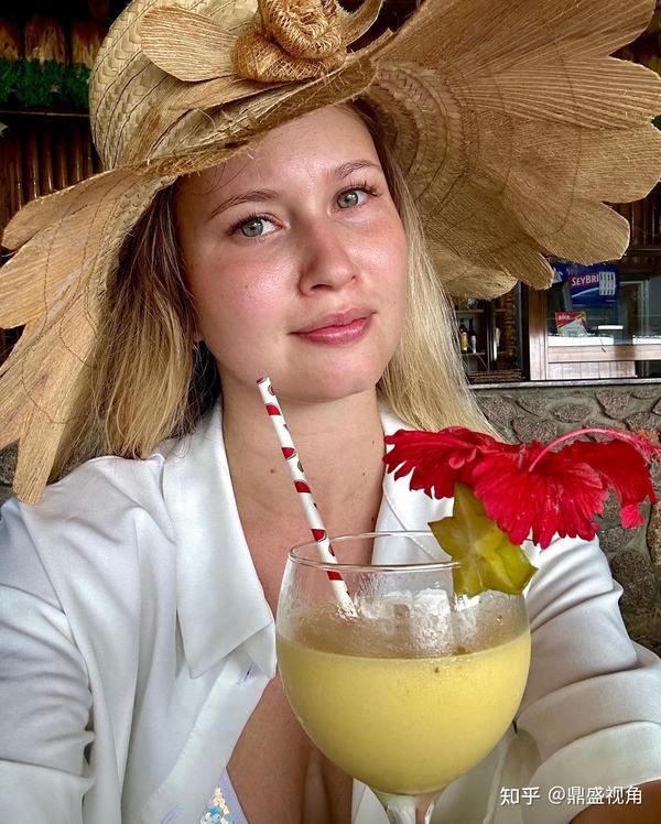 斯特拉·卡多(Stella Cardo)那个突然间就长大了的邻家甜美女孩 - 知乎