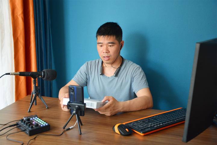 网络直播的必选伴侣，全新U段丁一号G800s无线耳返实测体验 - 知乎