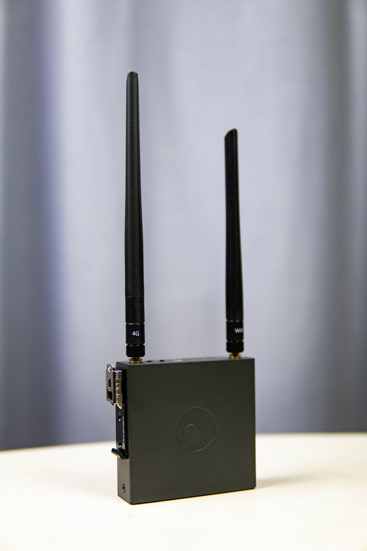 无网线的最佳WiFi方案，蒲公英R300A 4G工业路由器测评 - 知乎