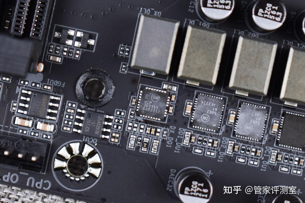 技嘉Z790 AORUS ELITE AX主板开箱拆解评测：玩的就是堆料 - 知乎