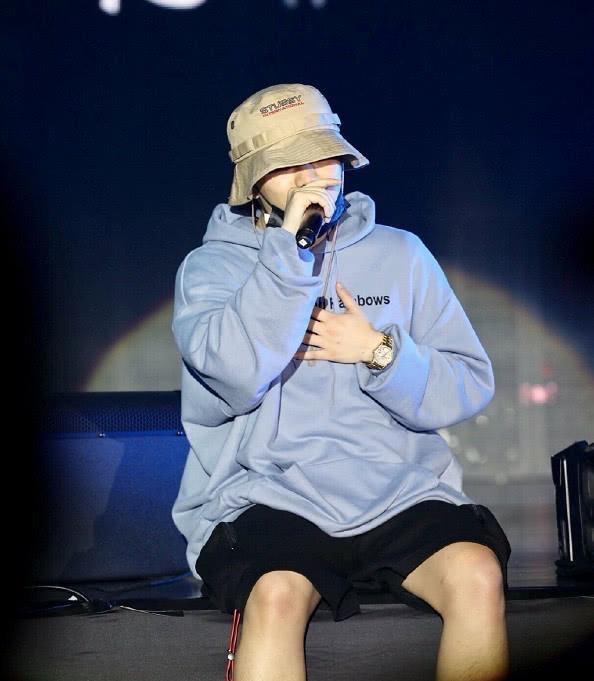 PGOne歌词登上课本？小白直播大聊贝贝、弹壳！ - 知乎