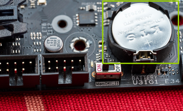 电脑主板接口知识大全，电脑主板接口介绍（主板上的各种接口及相关部件详解）