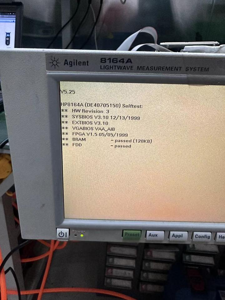 Agilent8164A Please update the mainframe firmware to the newest version ...