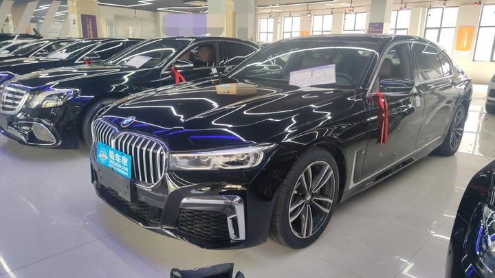 有钱还爱装！四缸宝马730扮十二缸M760，验车的时候尴尬吗？ - 知乎