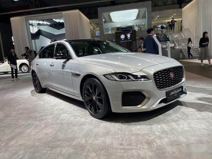 2023上海车展：新款捷豹XFL上市 售价39.98万起 - 知乎