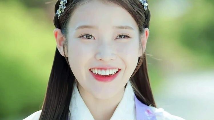 网友怀念20岁出头的IU，研究IU领悟生存下来的不是幸存者而是强者 - 知乎