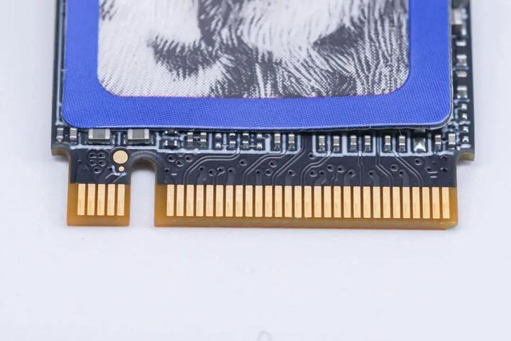 PCIe 3.0/4.0 高速存储，一文看完历年 SSD 固态硬盘评测 - 知乎